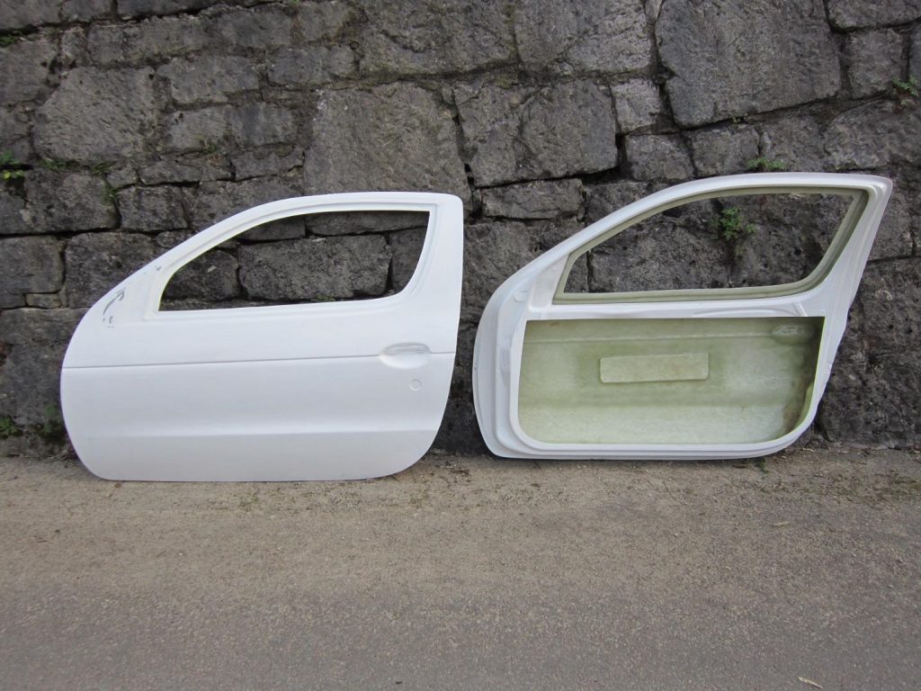 RENAULT MEGANE MK1 PAIR OF FIBERGLASS DOORS - Classic Performance Parts