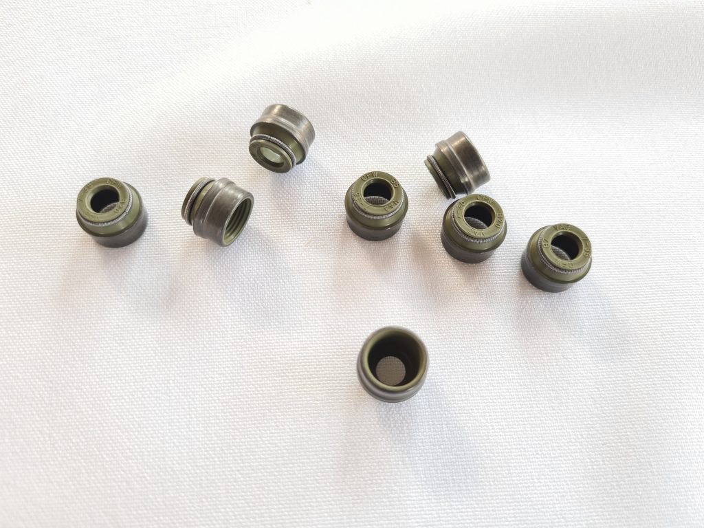 AUTOBIANCHI A112 FIAT 127 900T PANDA UNO YUGO 45 ENGINE VALVES STAM ...