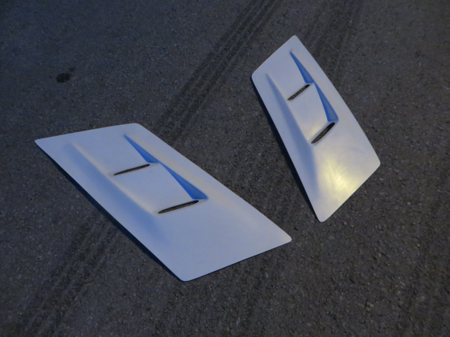 BONNET UNIVERSAL AIR VENTS / LOUVERS J´S STYLE - Classic Performance Parts